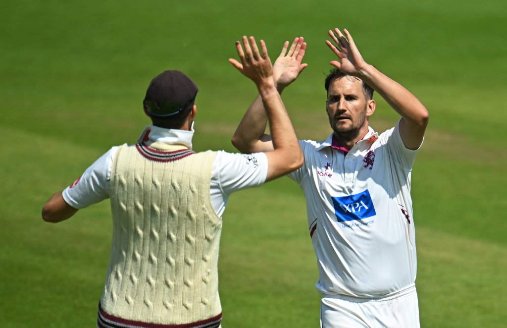 21 wickets fall on day one - Somerset