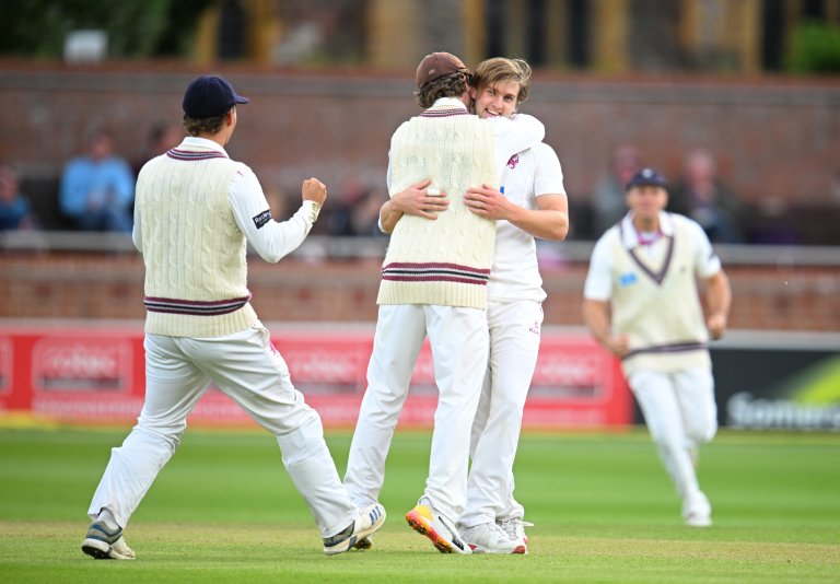 Somerset lead by 290 after day three - Somerset