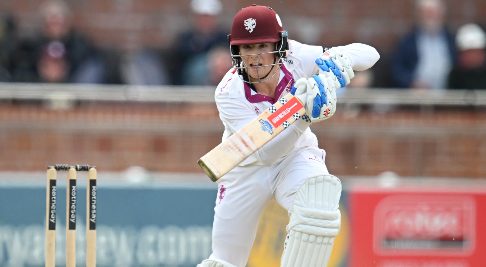 Century for Thomas as Somerset turn the screw - Somerset